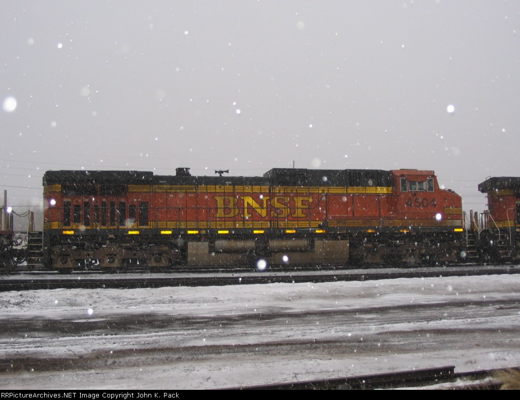 BNSF 4504
